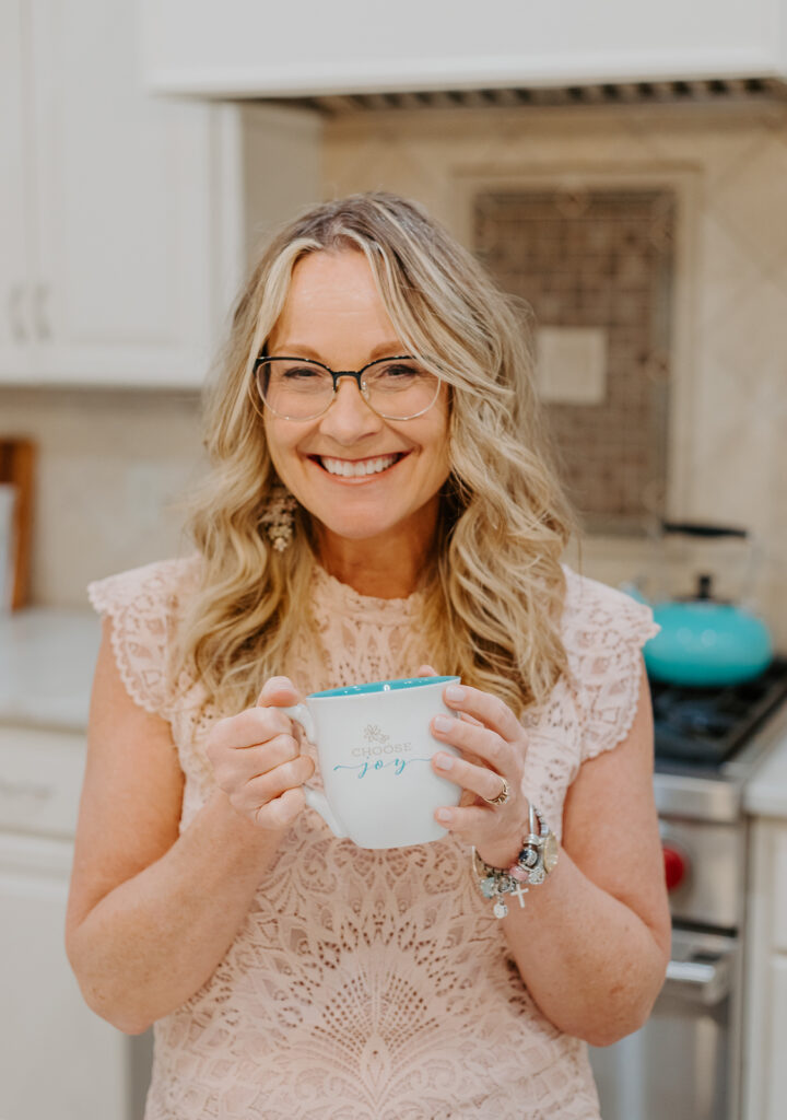 Title Tag 2: Discover Writing Off Social - Sandy Cooper--The Scoop on ...